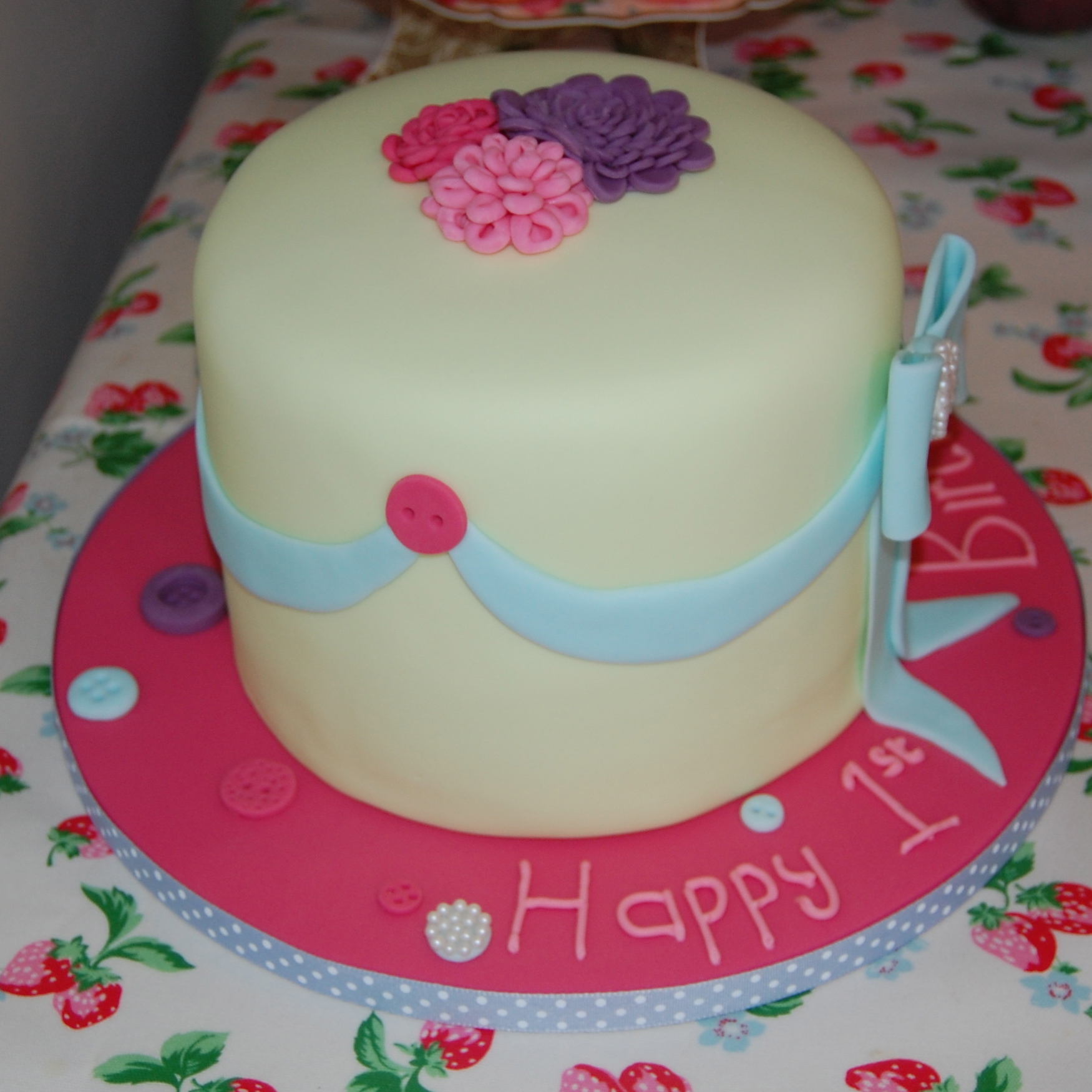 A Rainbow cake for Dahlia (a.k.a. the tallest cake I’ve ever made!)